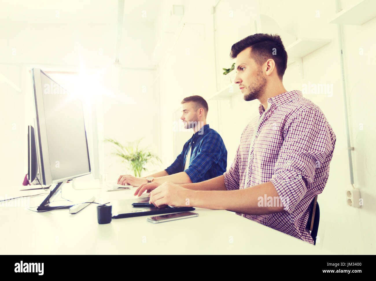 Graphic designer computer hi-res stock photography and images - Alamy