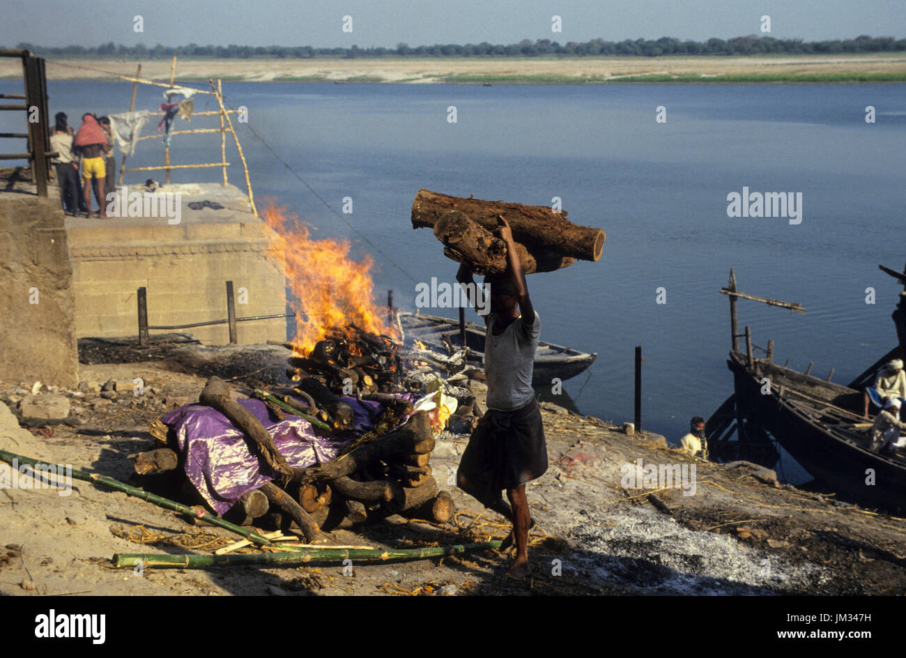 Burning dead body hi-res stock photography and images - Alamy