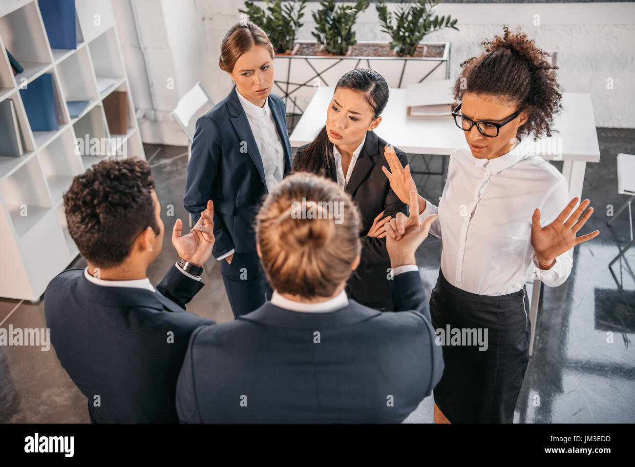 Business meeting quarrel hi-res stock photography and images - Alamy