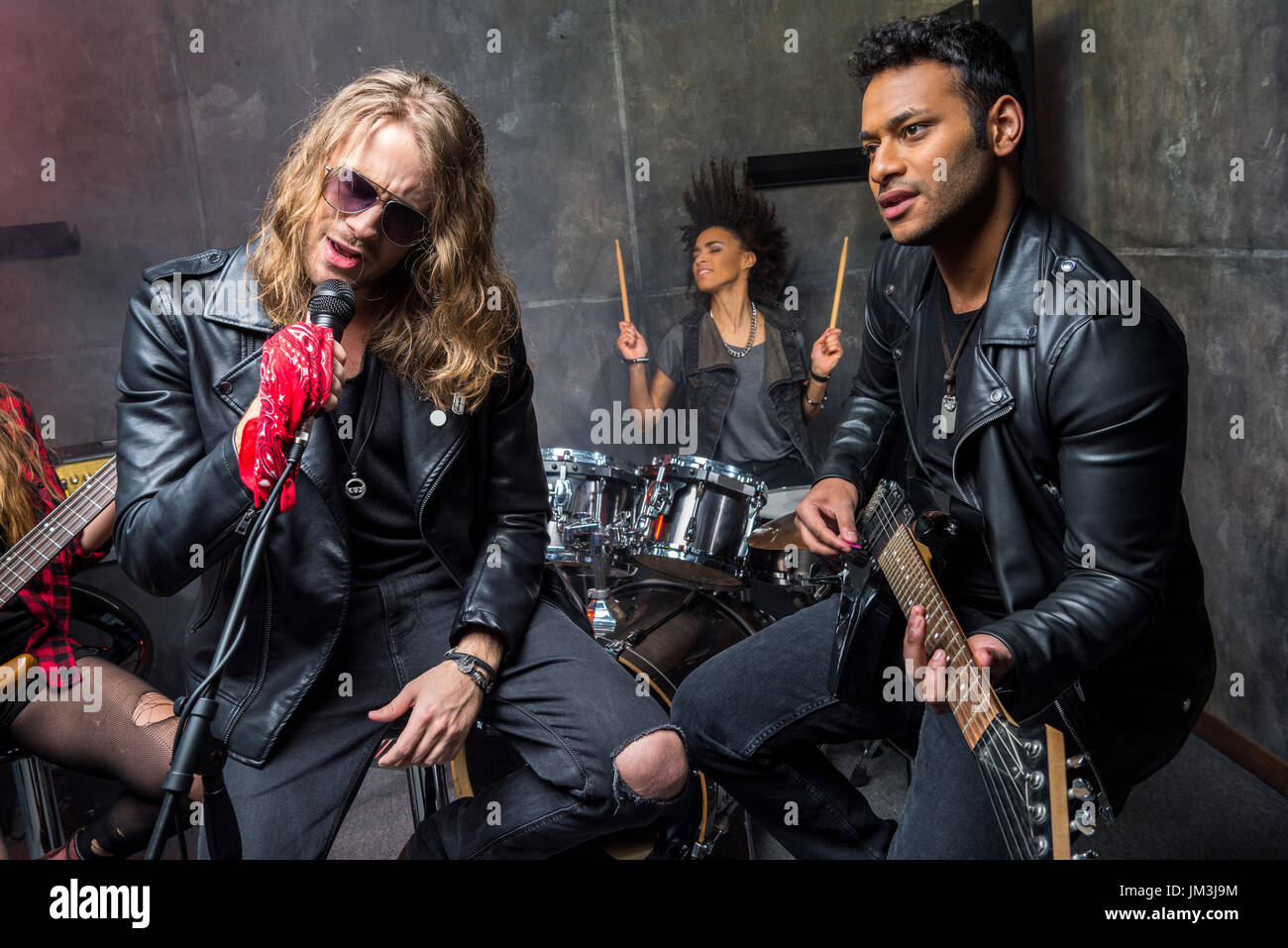 Rock instruments stage hi-res stock photography and images - Alamy