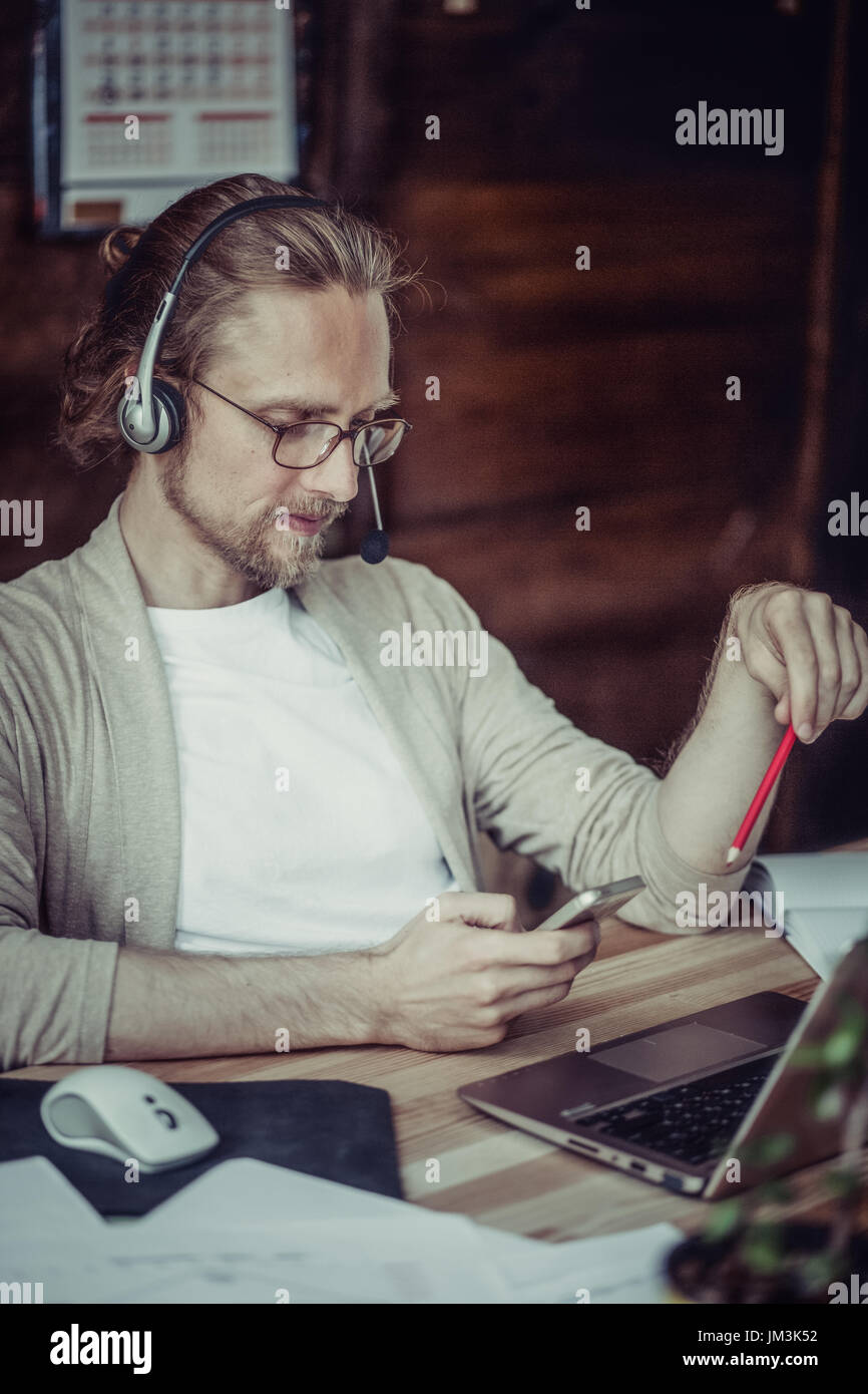 Handsfree device hi-res stock photography and images - Alamy