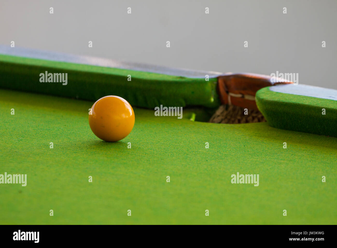 Snooker table set up hi-res stock photography and images - Alamy