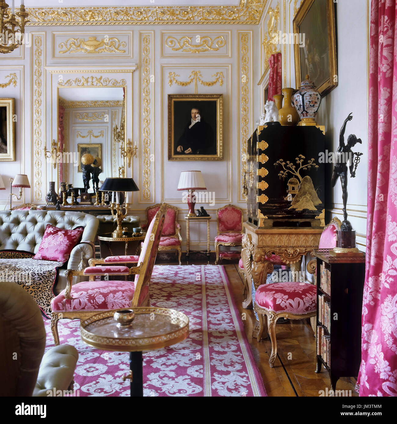 Interior natural luxurious hi-res stock photography and images - Alamy