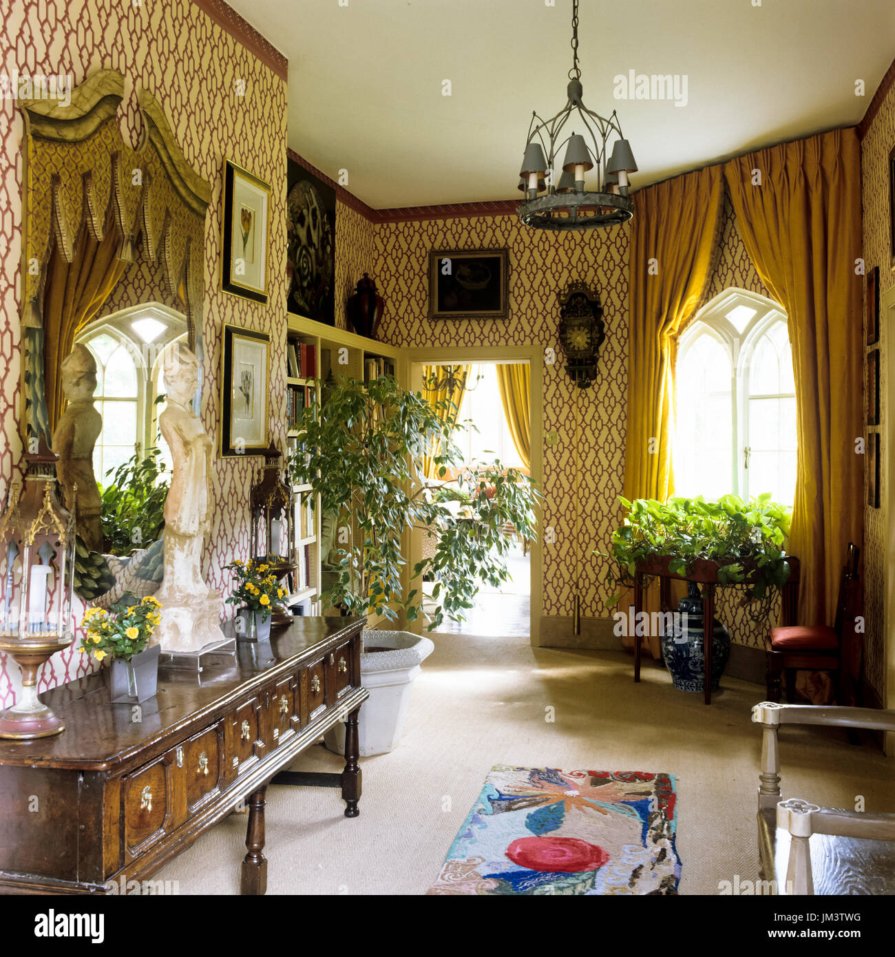entrance hall in country house Stock Photo - Alamy