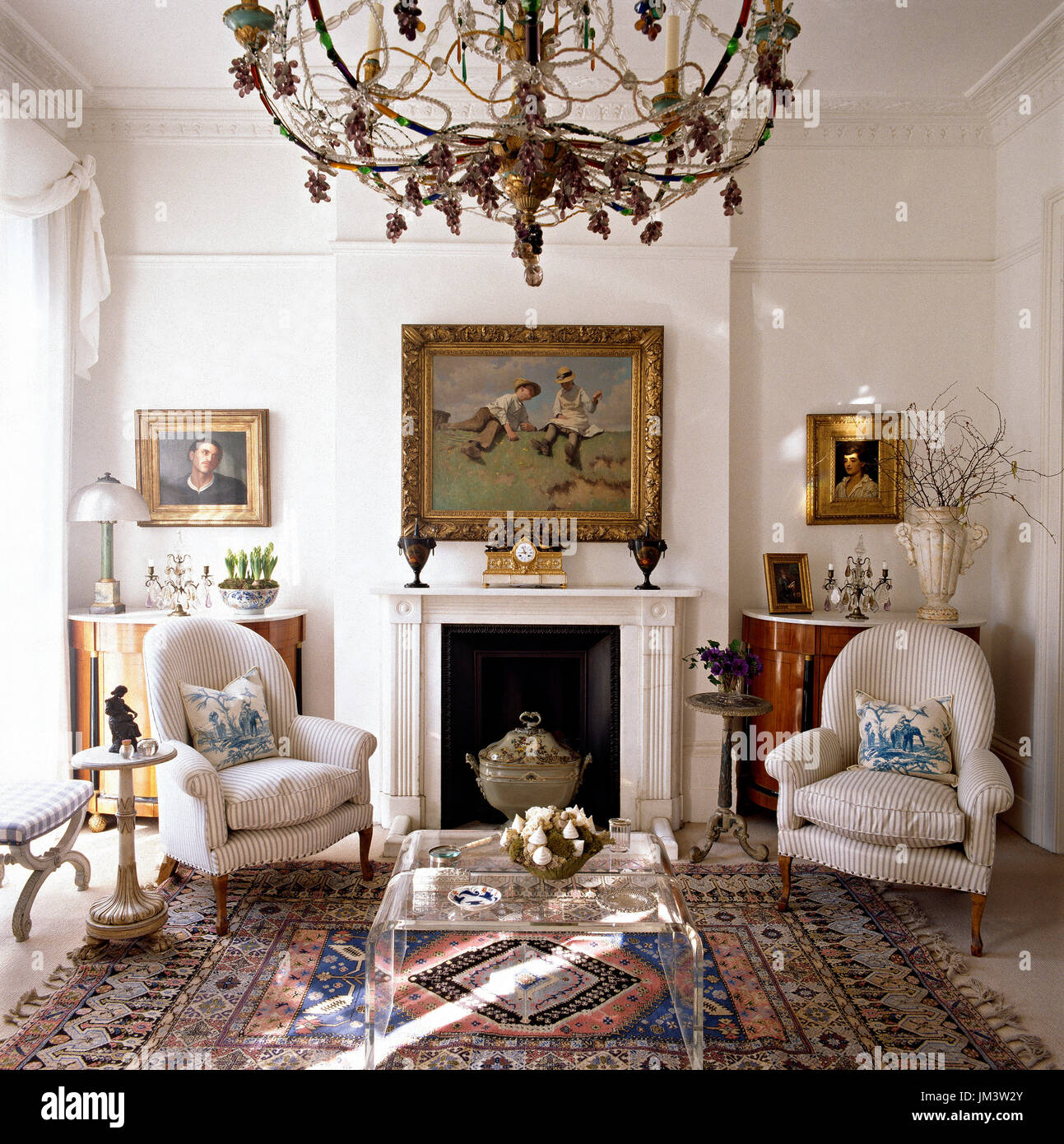 Neutral coloured living room Stock Photo - Alamy