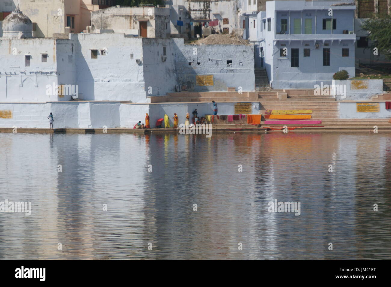 Women bathing in pushkar lake hi-res stock photography and images - Alamy