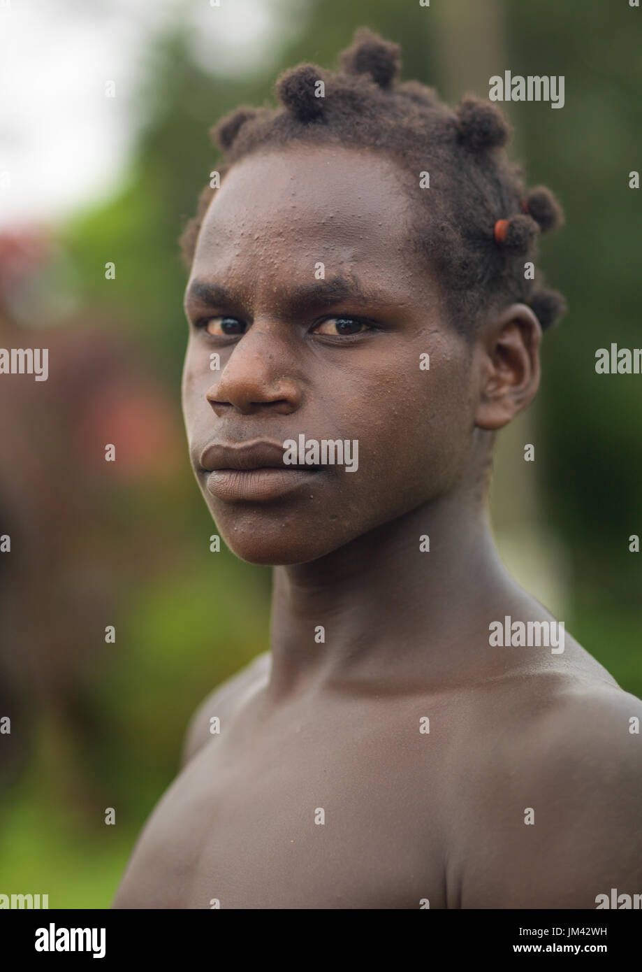 Ni-Vanuatu young man with a special hairstyle, Sanma Province, Espiritu ...