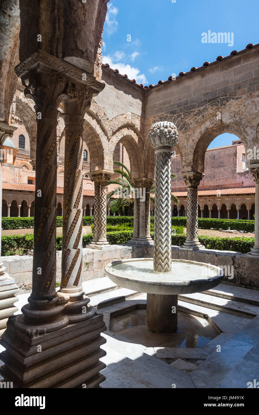 Lavatorium hi-res stock photography and images - Alamy