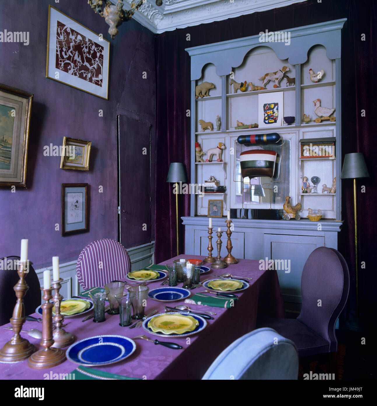 Purple paintings hi-res stock photography and images - Alamy