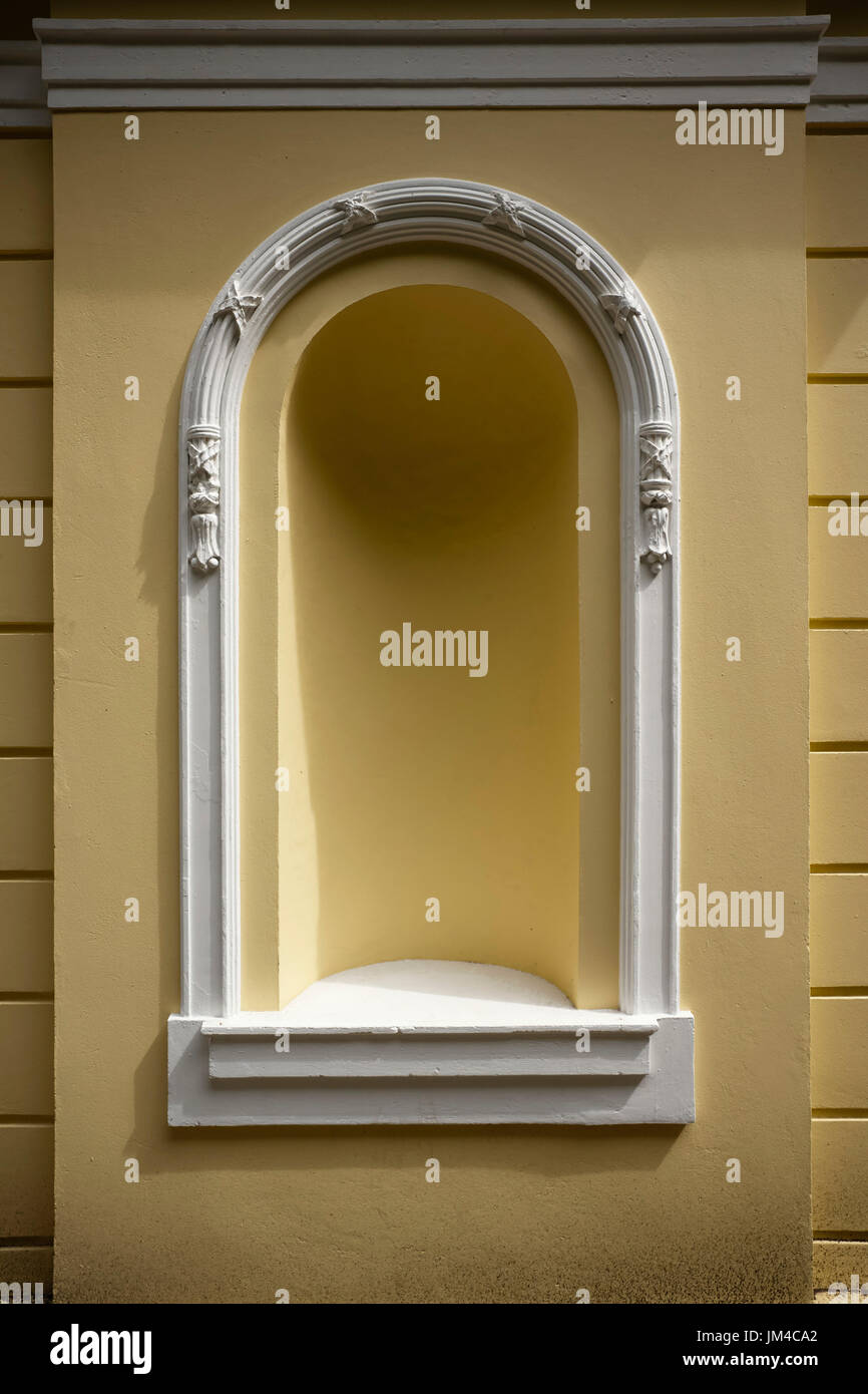 Plinth wall hi-res stock photography and images - Alamy