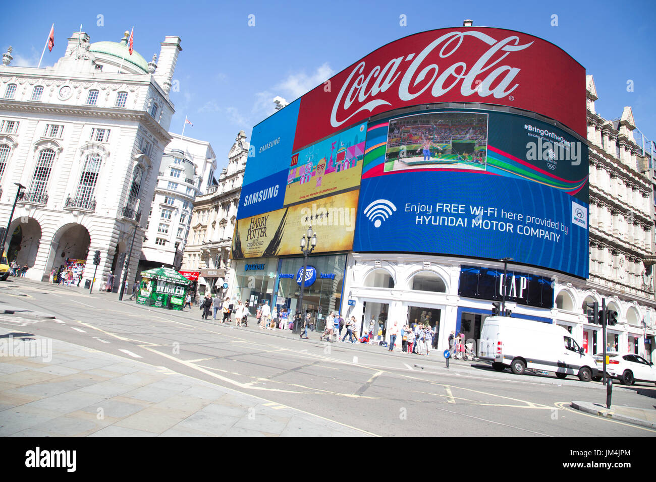 Piccadilly big screen hi-res stock photography and images - Alamy