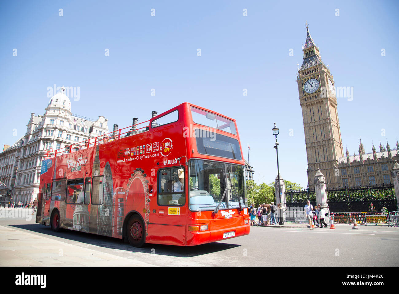Big red open top tour bus hi-res stock photography and images - Alamy
