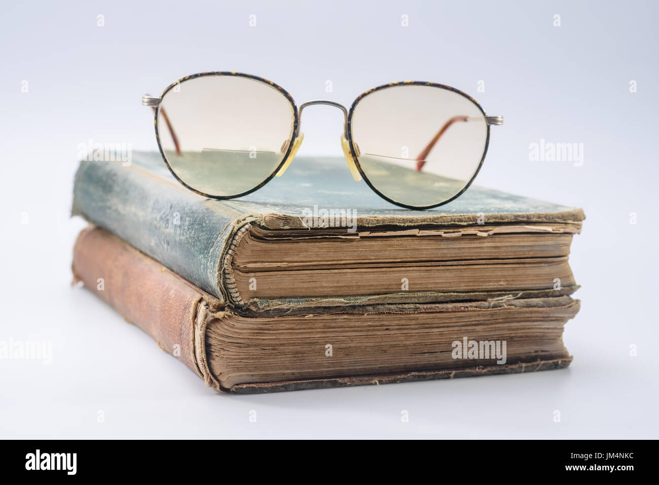 Old textbooks hi-res stock photography and images - Alamy