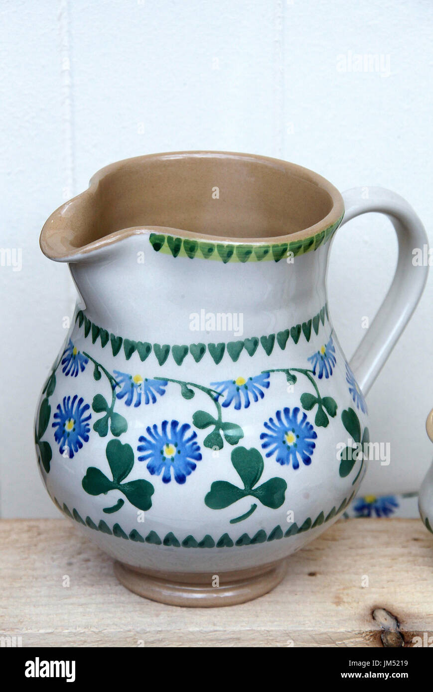 Pottery by Nicholas Mosse in an Irish shop window Stock Photo - Alamy