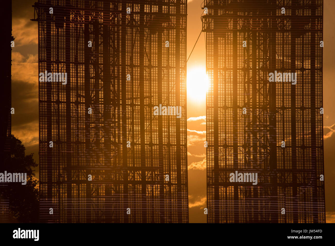 Giant display screen hi-res stock photography and images - Alamy