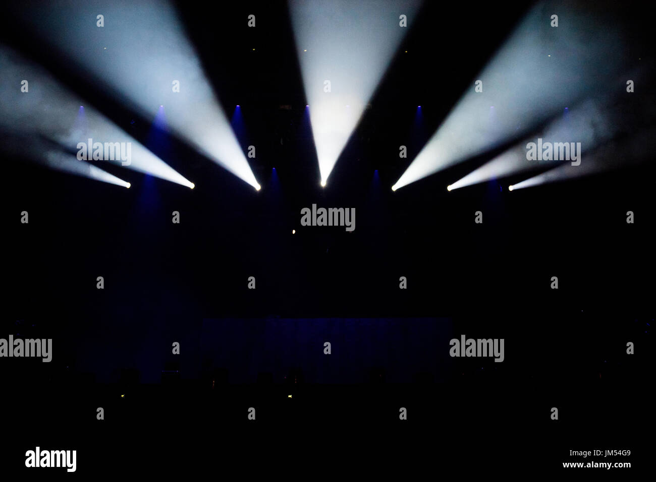 Bright stage lights during a live concert Stock Photo - Alamy