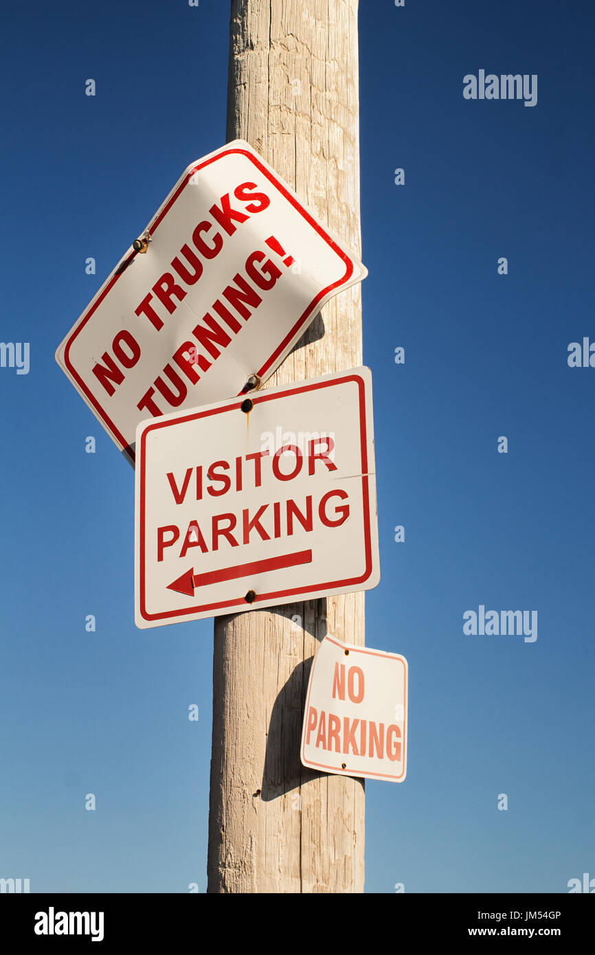 Prohibition no parking traffic signs hi-res stock photography and ...