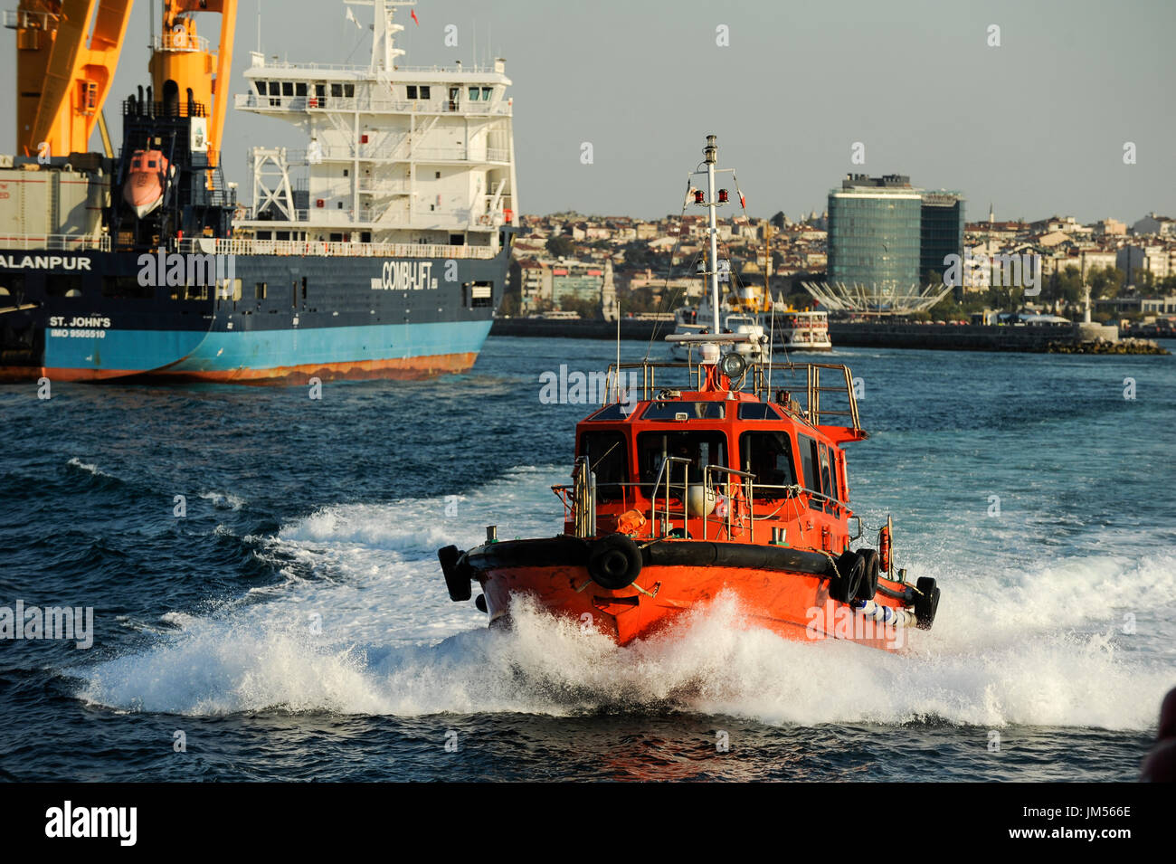 Ships istanbul turkey hi-res stock photography and images - Alamy