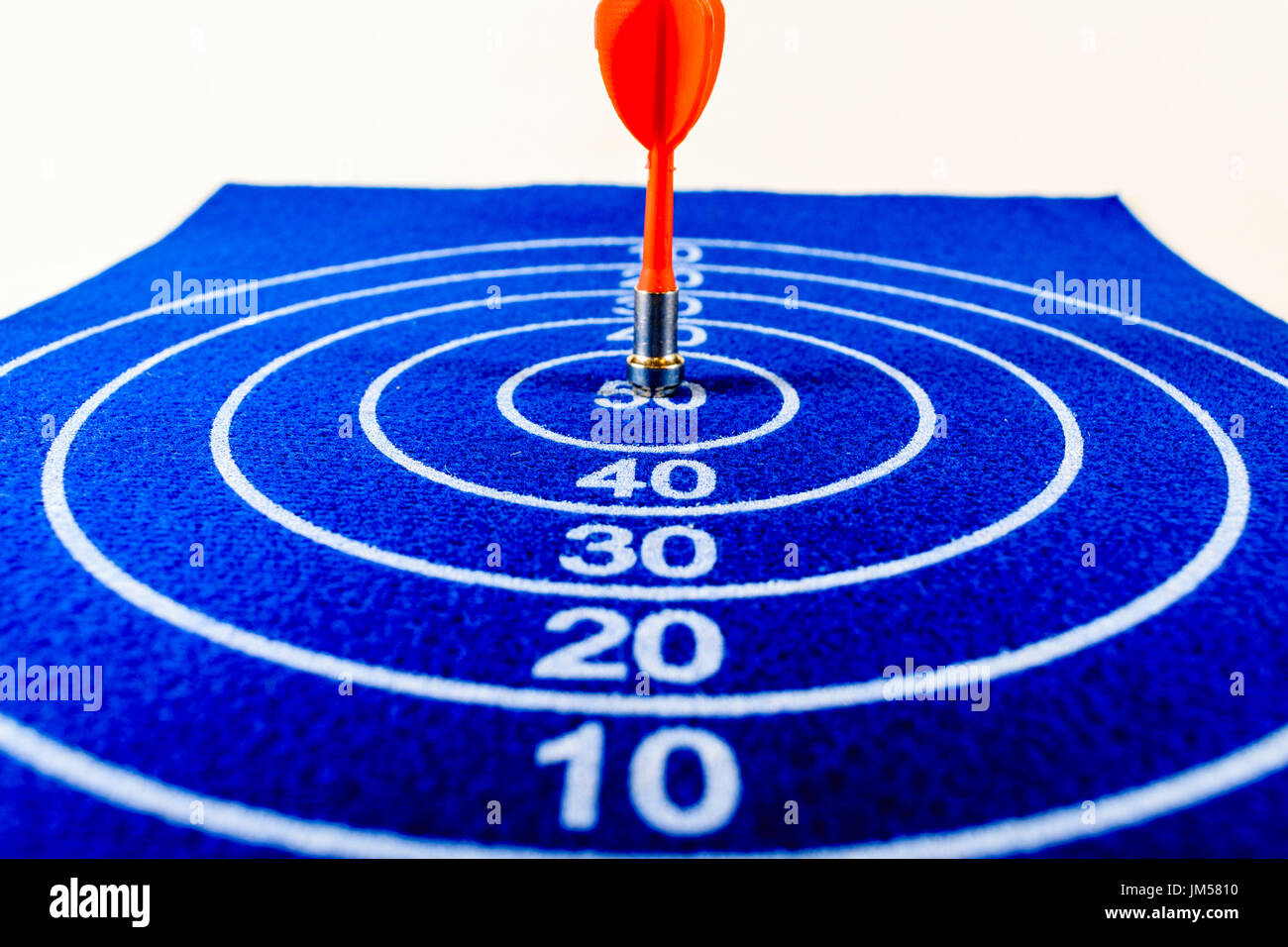 Red white blue target hi-res stock photography and images - Alamy
