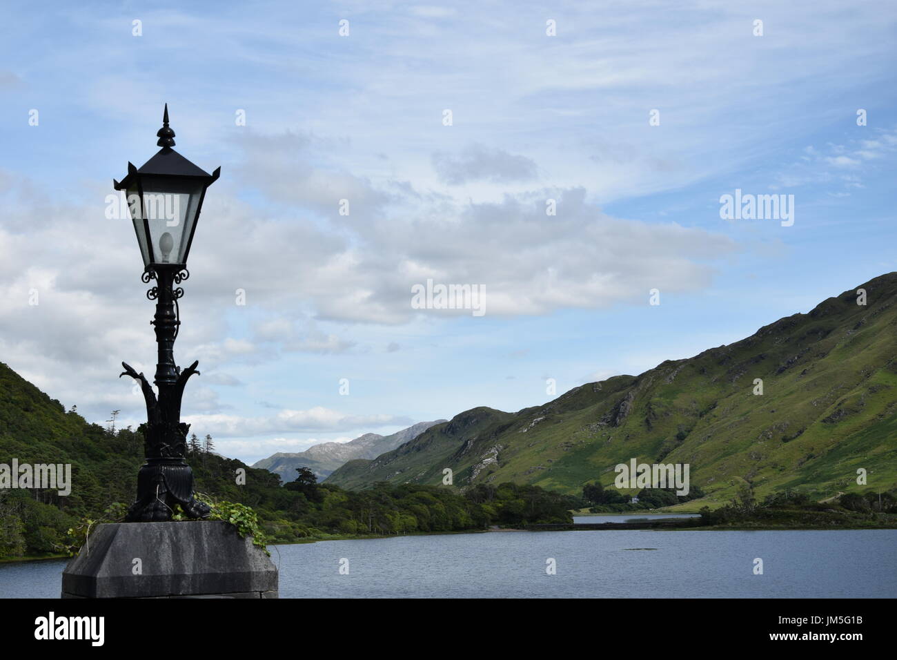 Kylemore abbey ireland nuns hi-res stock photography and images - Alamy