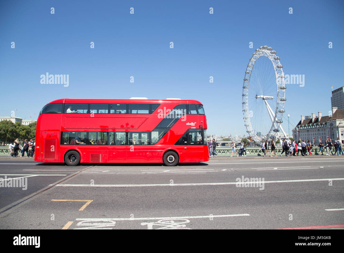 Driving over westminster bridge hi-res stock photography and images - Alamy