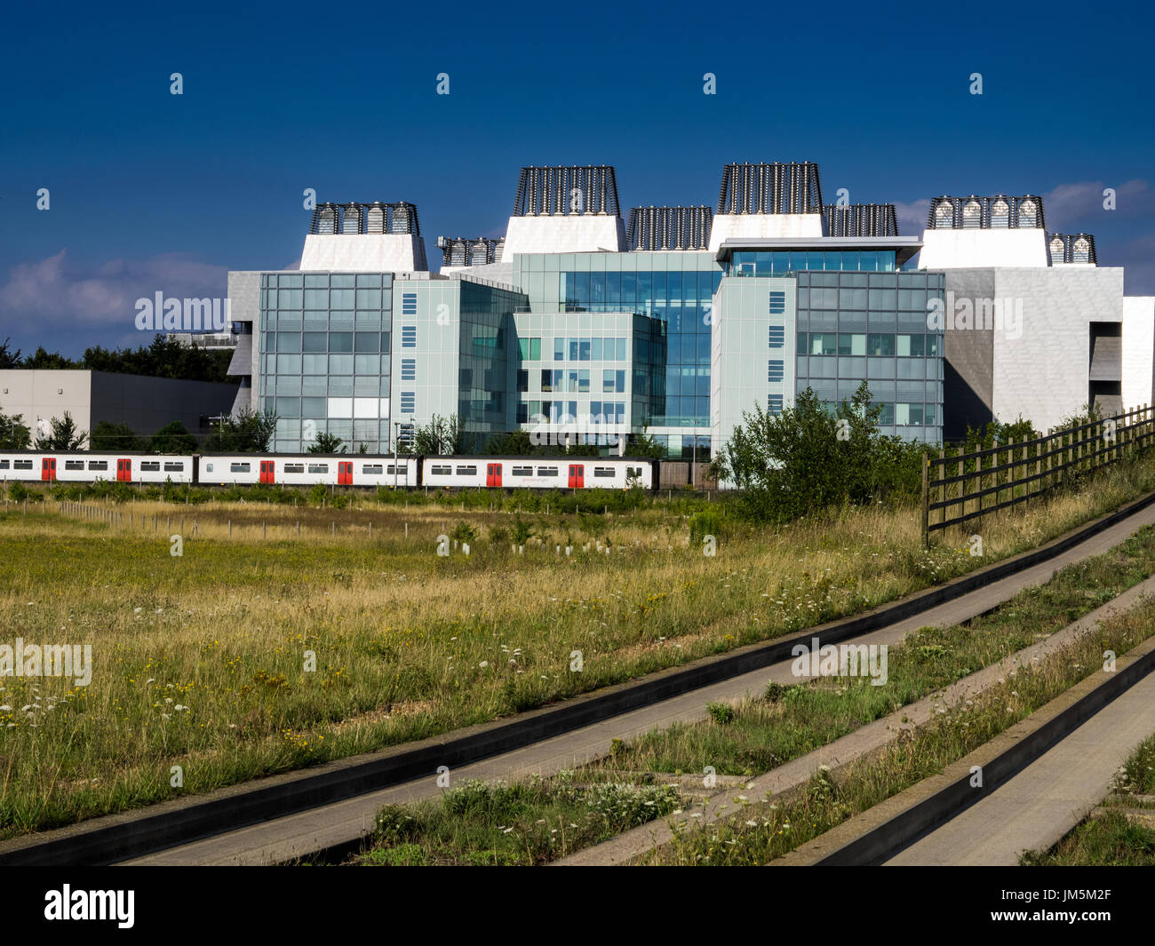 Mrc laboratory of molecular biology hi-res stock photography and images ...