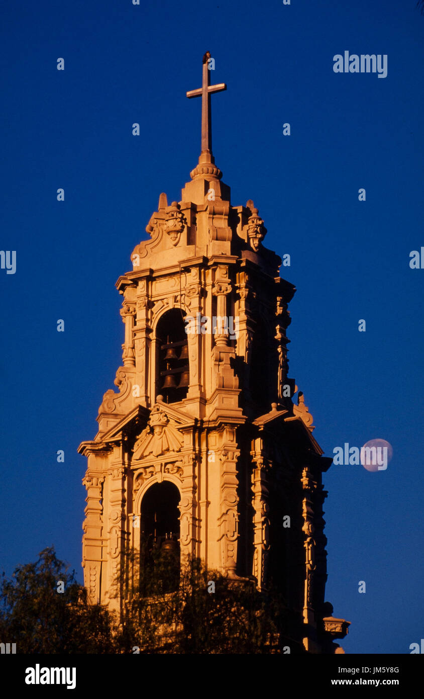Moon rise over the First Congregational Church in Riverside, California ...
