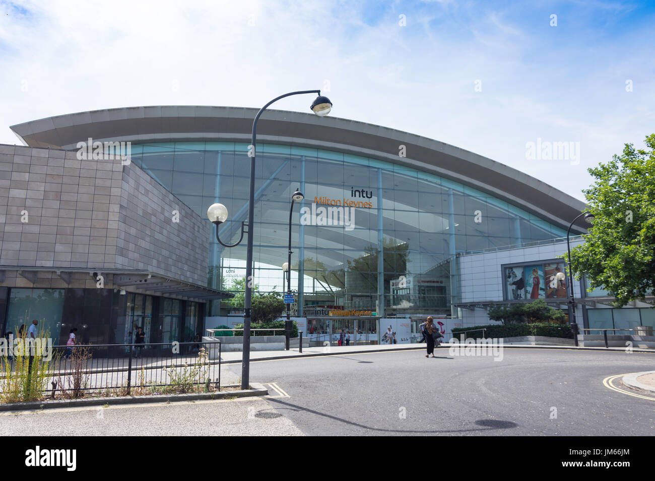Entrance to intu Milton Keynes shopping centre, Midsummer Boulevard ...