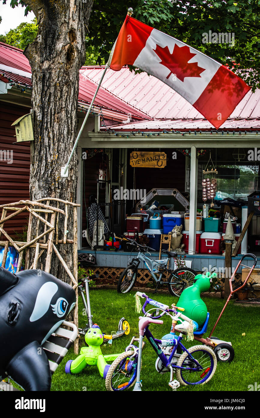 Canada small town hi-res stock photography and images - Alamy