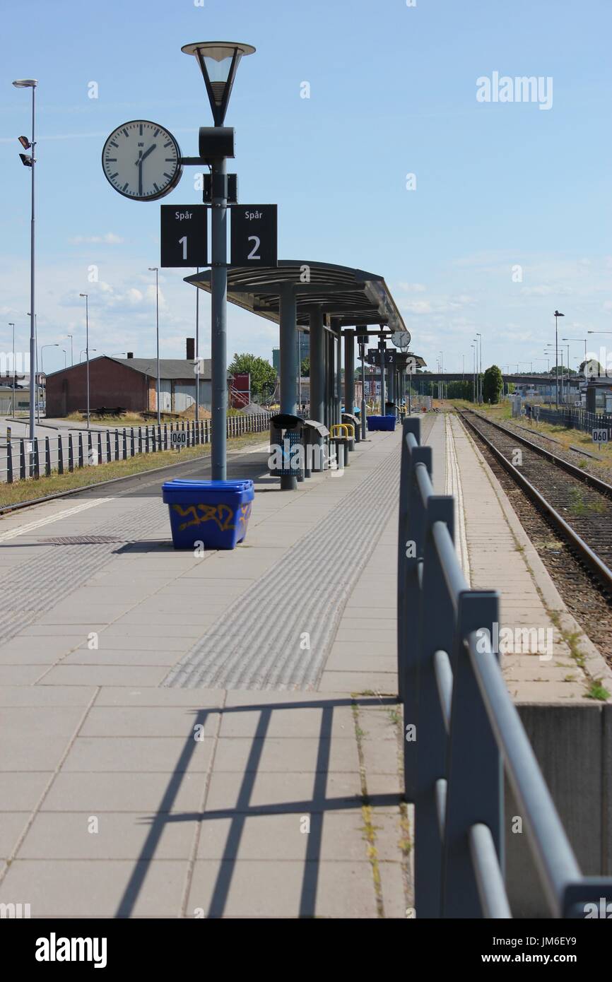 Empty platform at train station Stock Photo - Alamy