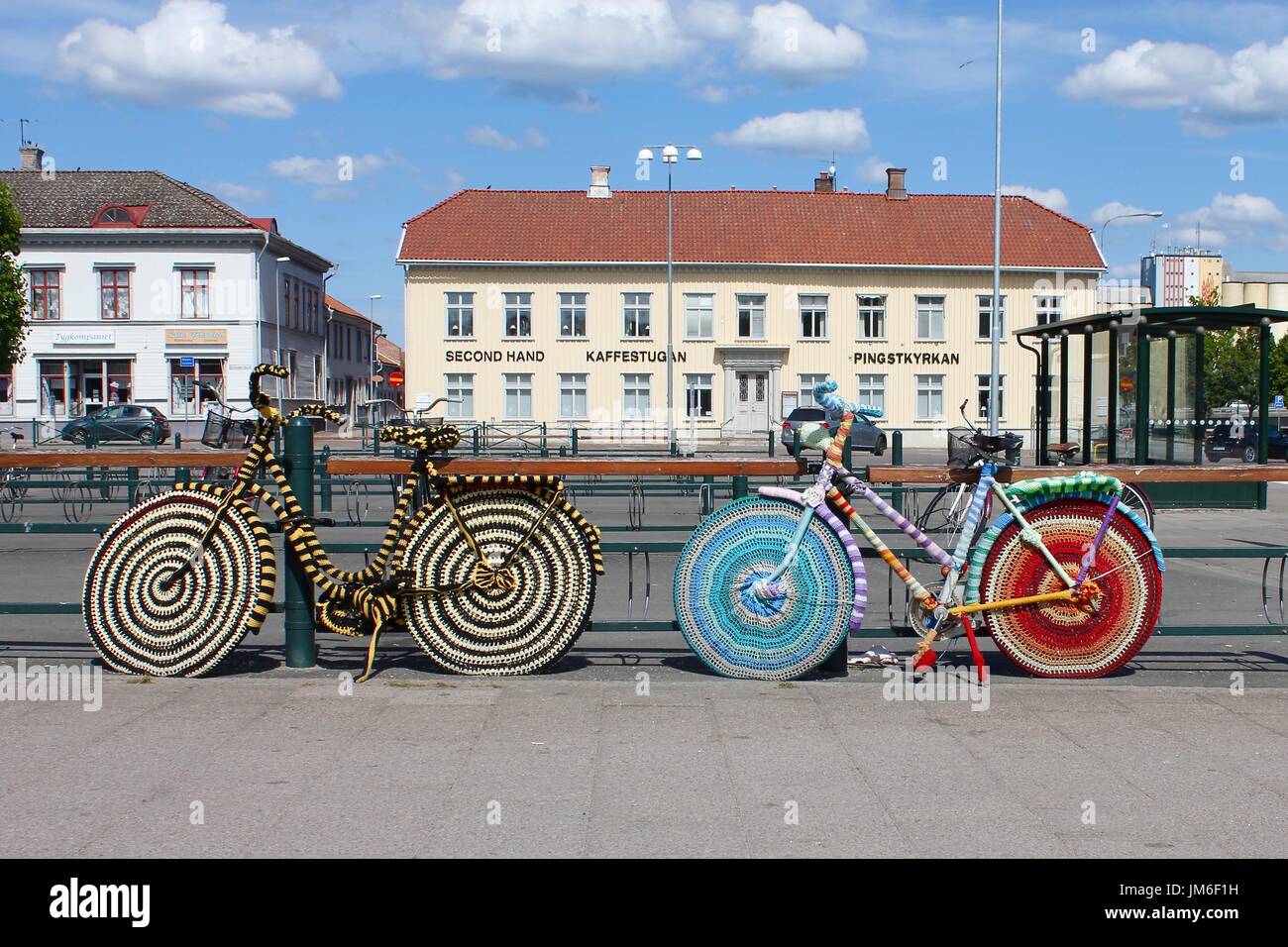 Street art - knitted bikes, Lidköping Sweden Stock Photo - Alamy