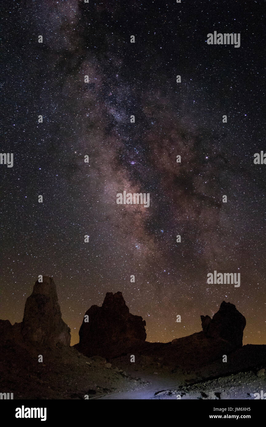 Milky Way at Trona Pinnacles in the California desert Stock Photo - Alamy