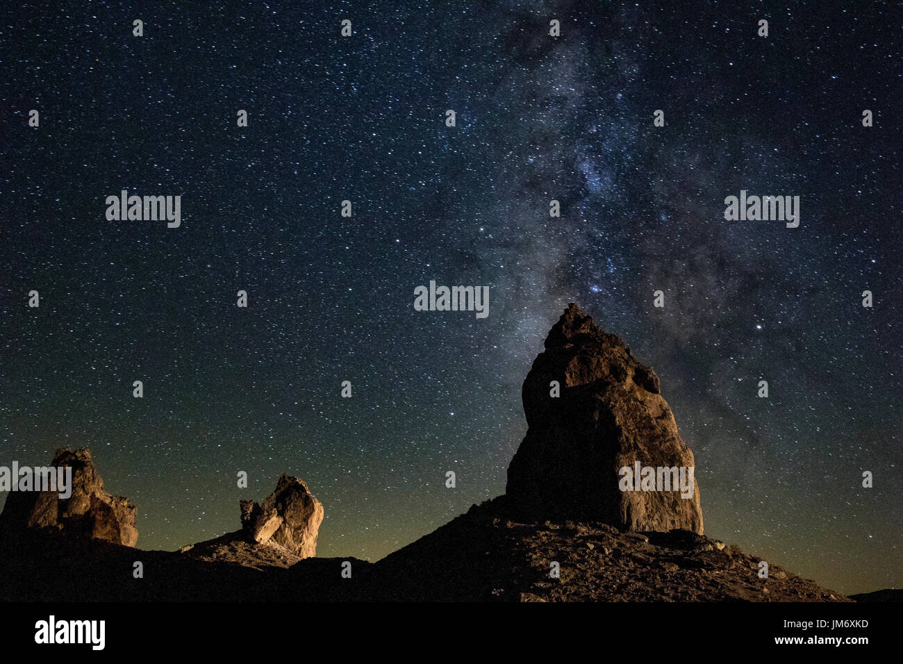 Pinnacles and star trails hi-res stock photography and images - Alamy