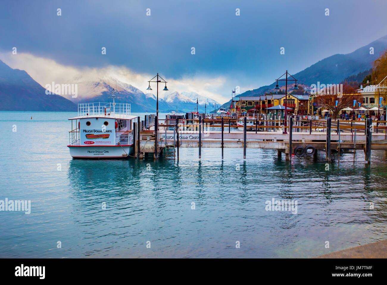 Queenstown queens town hi-res stock photography and images - Alamy