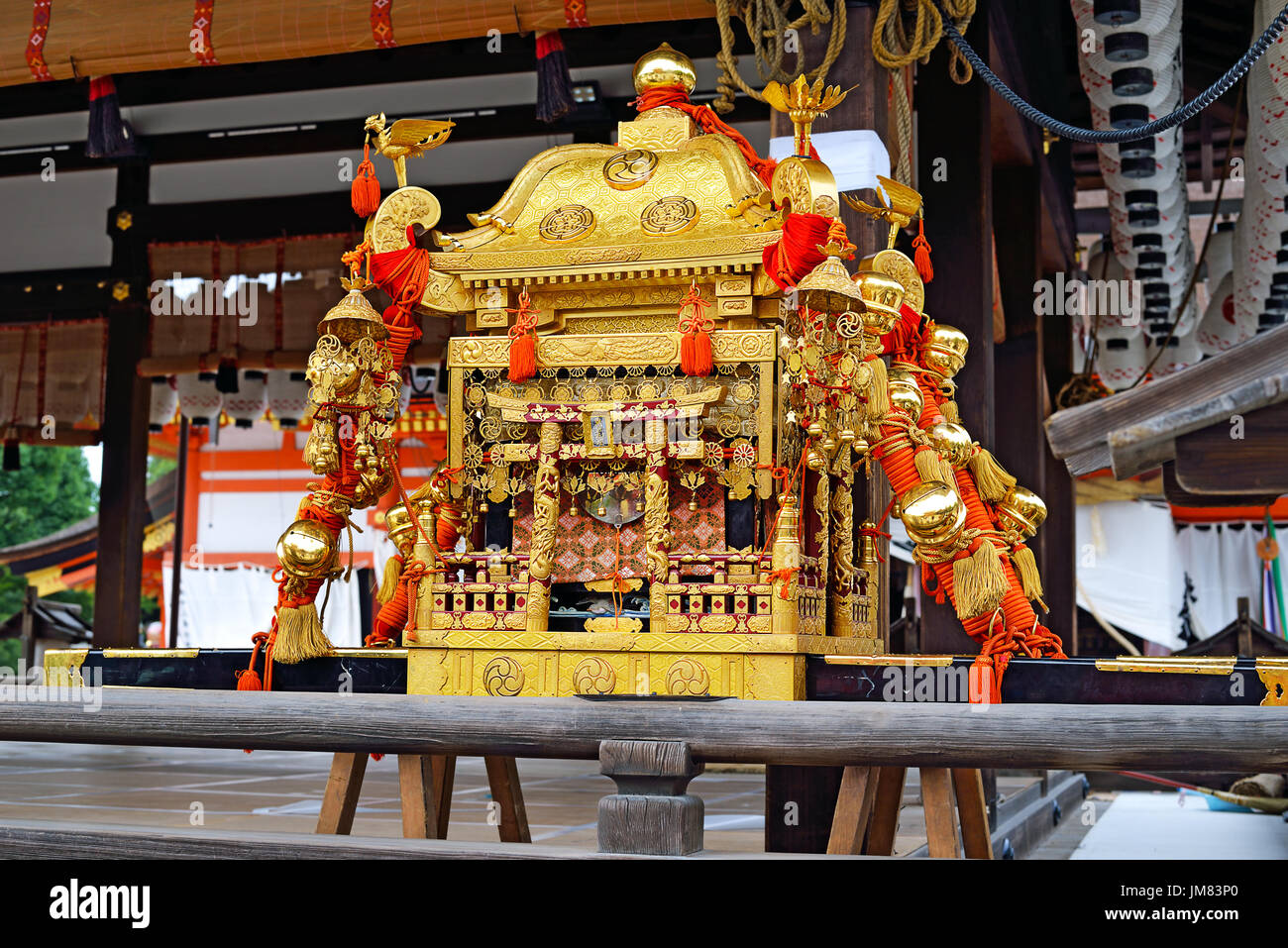 Japanese mikoshi hi-res stock photography and images - Alamy