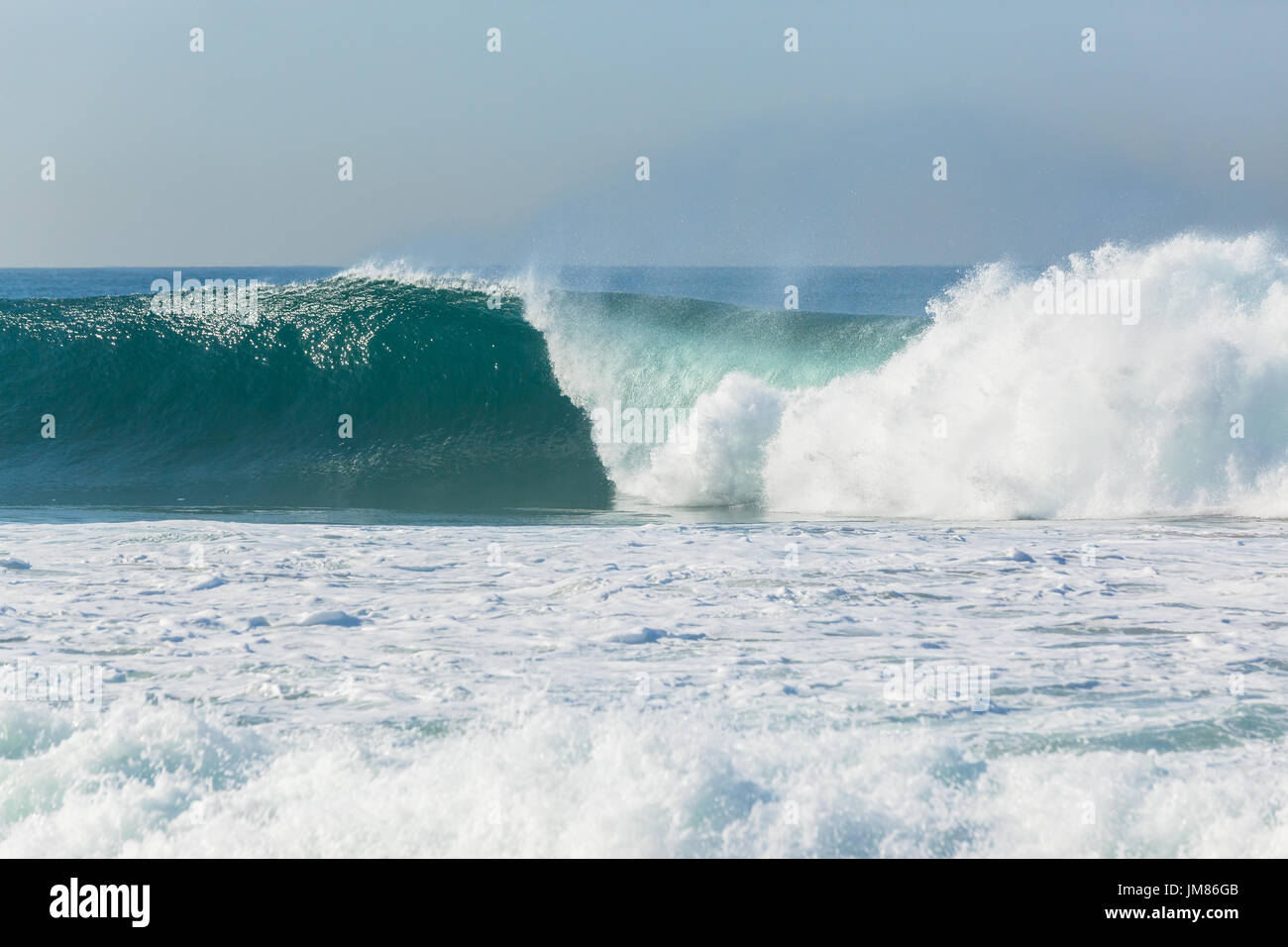 Closeup waves hi-res stock photography and images - Alamy