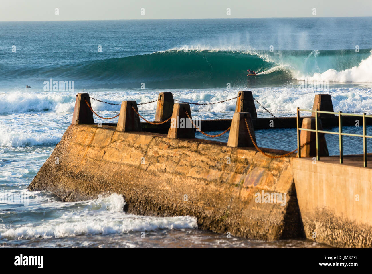 Surfing wave pool hi-res stock photography and images - Alamy