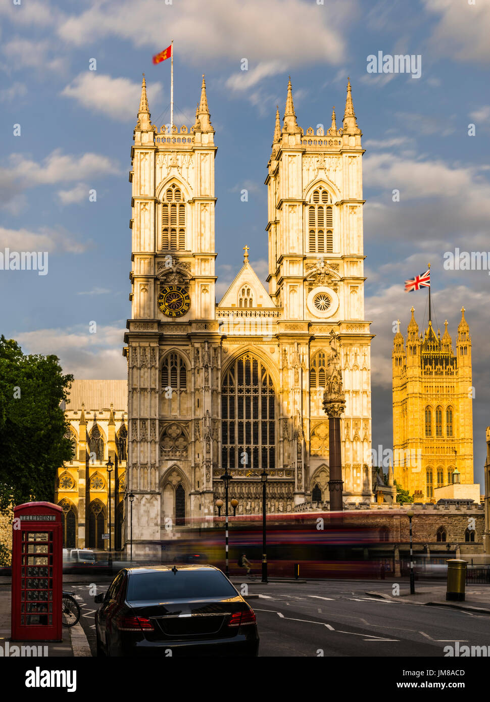 Setting sunlight over Westminster Abbey, Westminster, London, UK Stock ...
