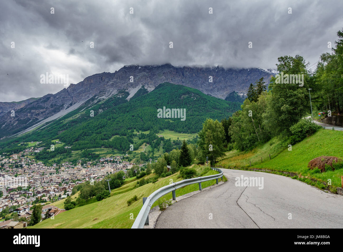 Bormio slope hi-res stock photography and images - Alamy