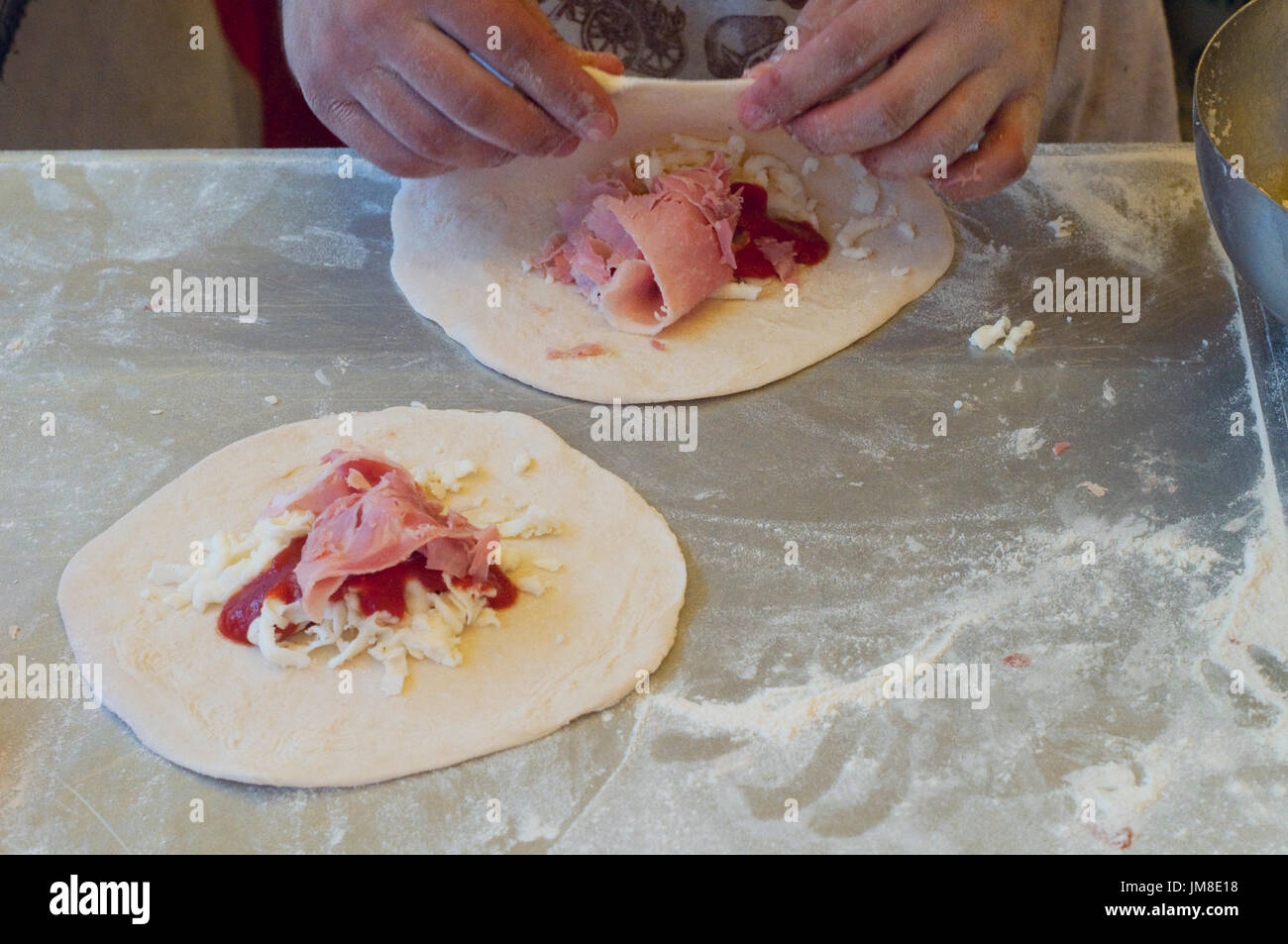 Hand food italy hi-res stock photography and images - Alamy