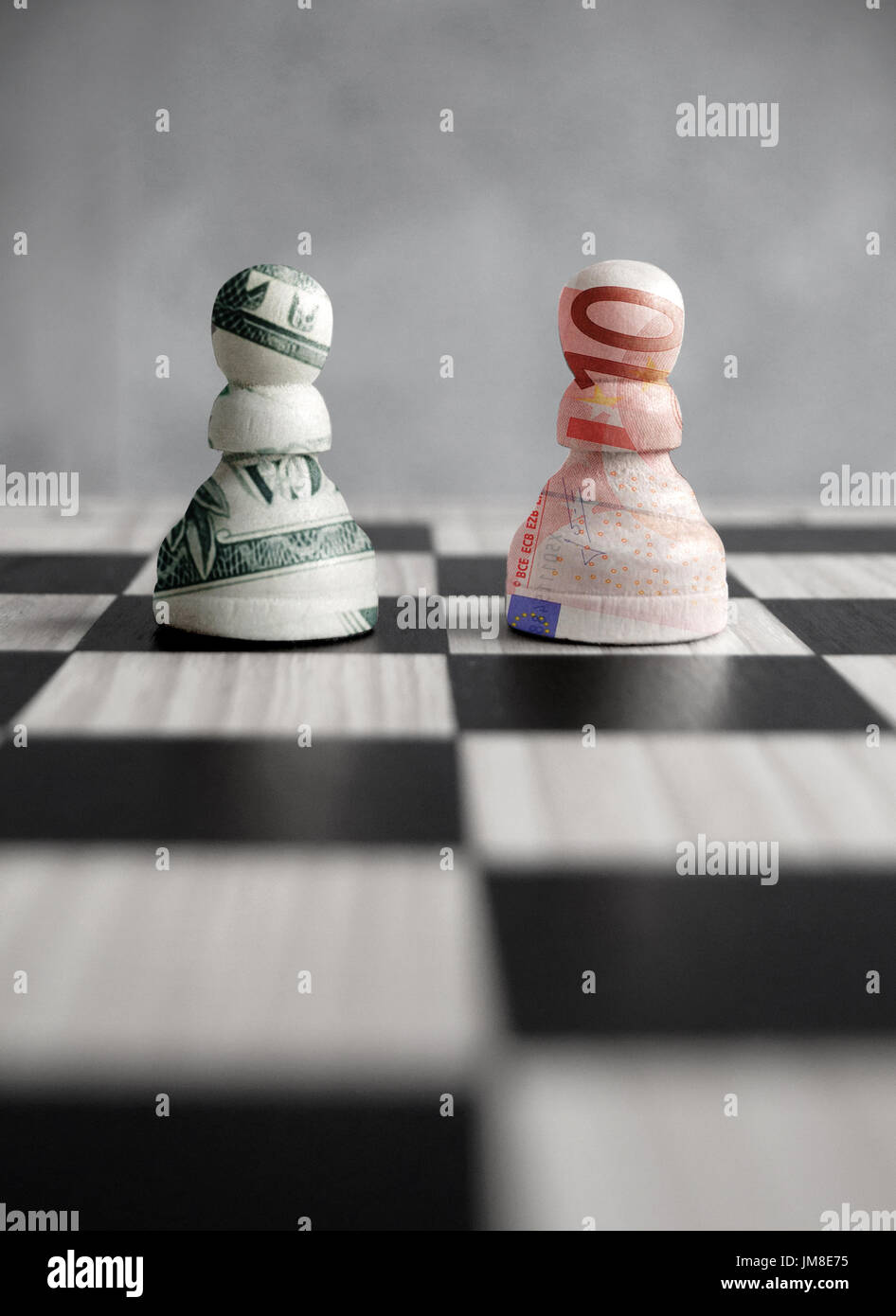 Comparison euro dollar exchange hi-res stock photography and images - Alamy