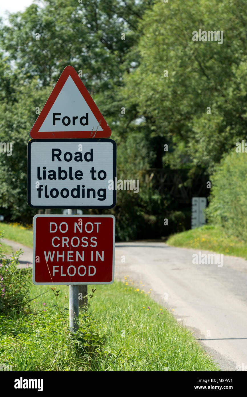 Ford warning sign hi-res stock photography and images - Alamy