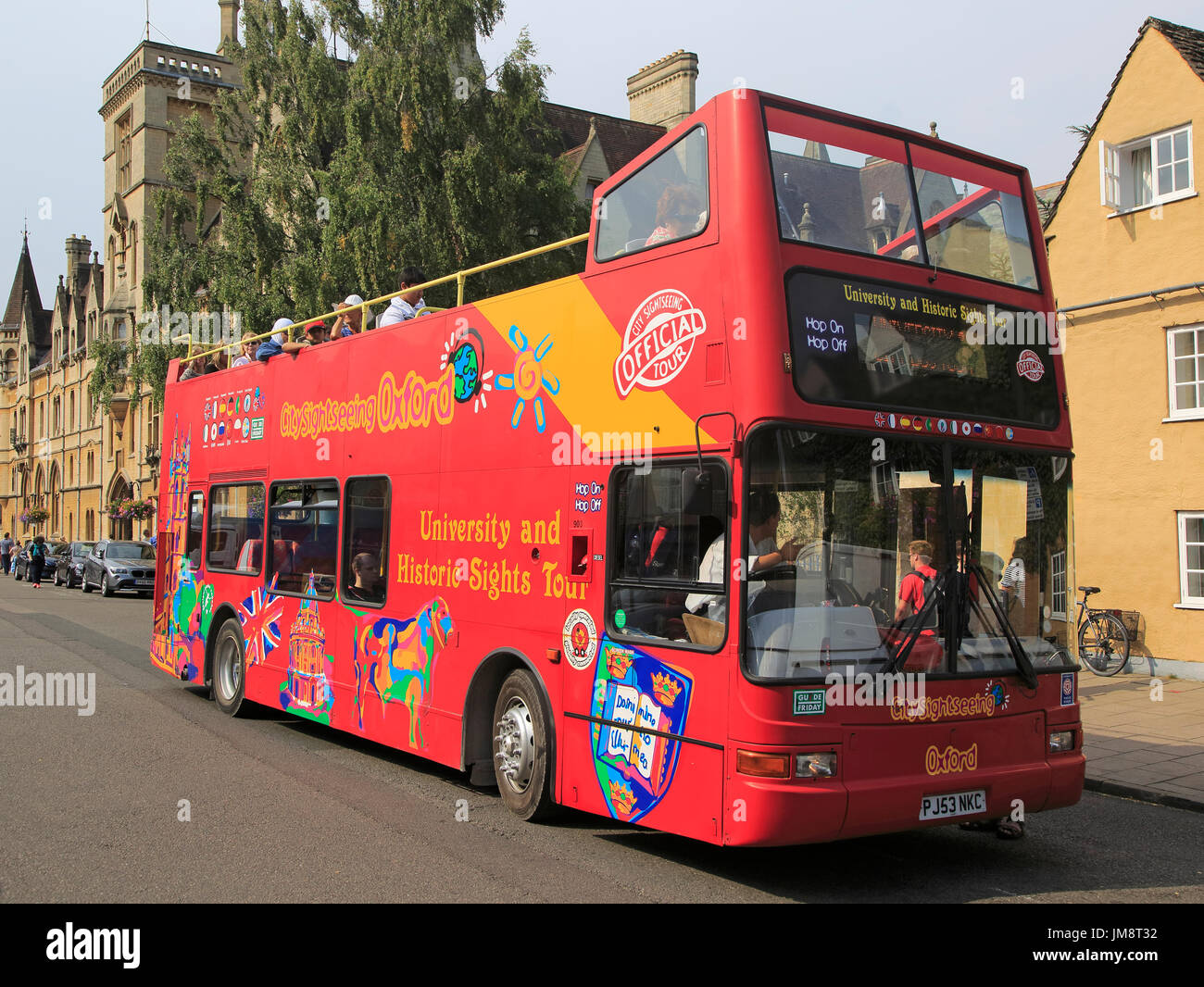 Red double decker sightseeing bus hi-res stock photography and images ...