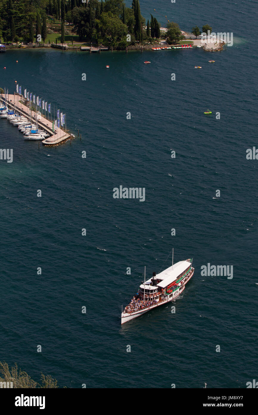 Paddle ferry hi-res stock photography and images - Alamy