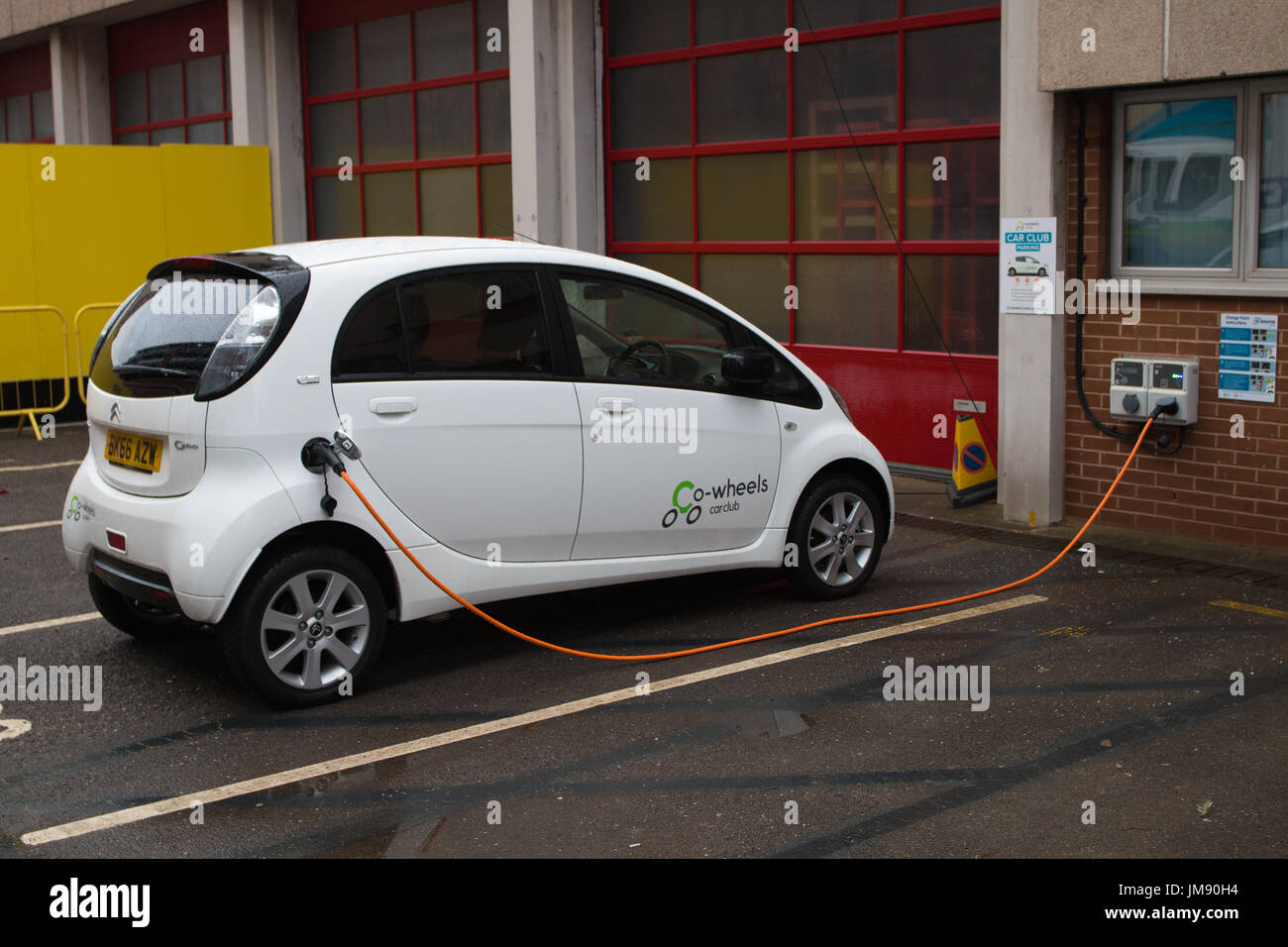 ELECTRIC CAR: Charging Stock Photo - Alamy