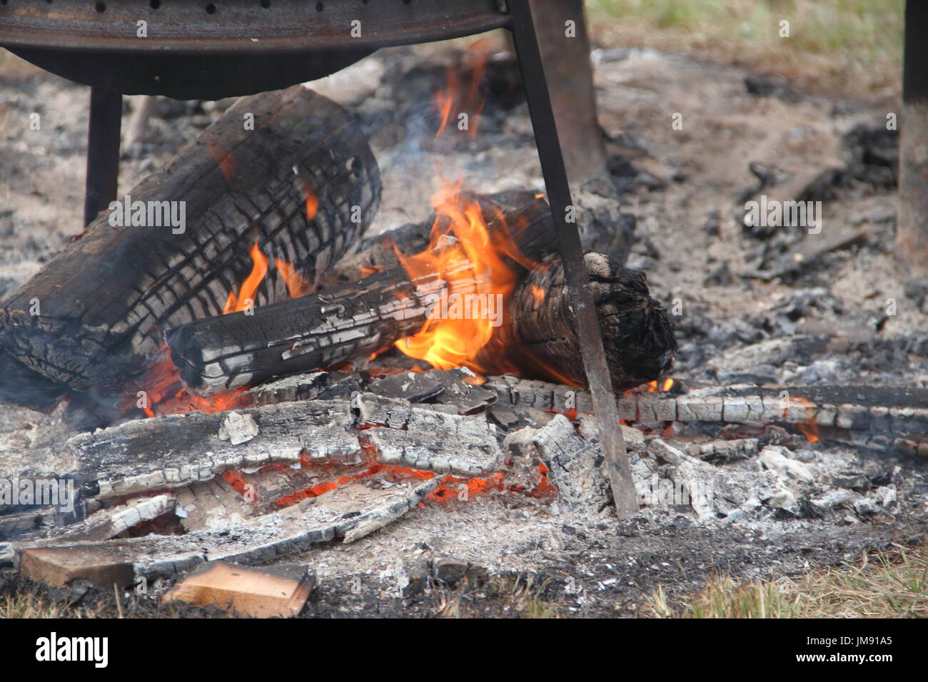 Large cast iron pot boiling water hi-res stock photography and images ...
