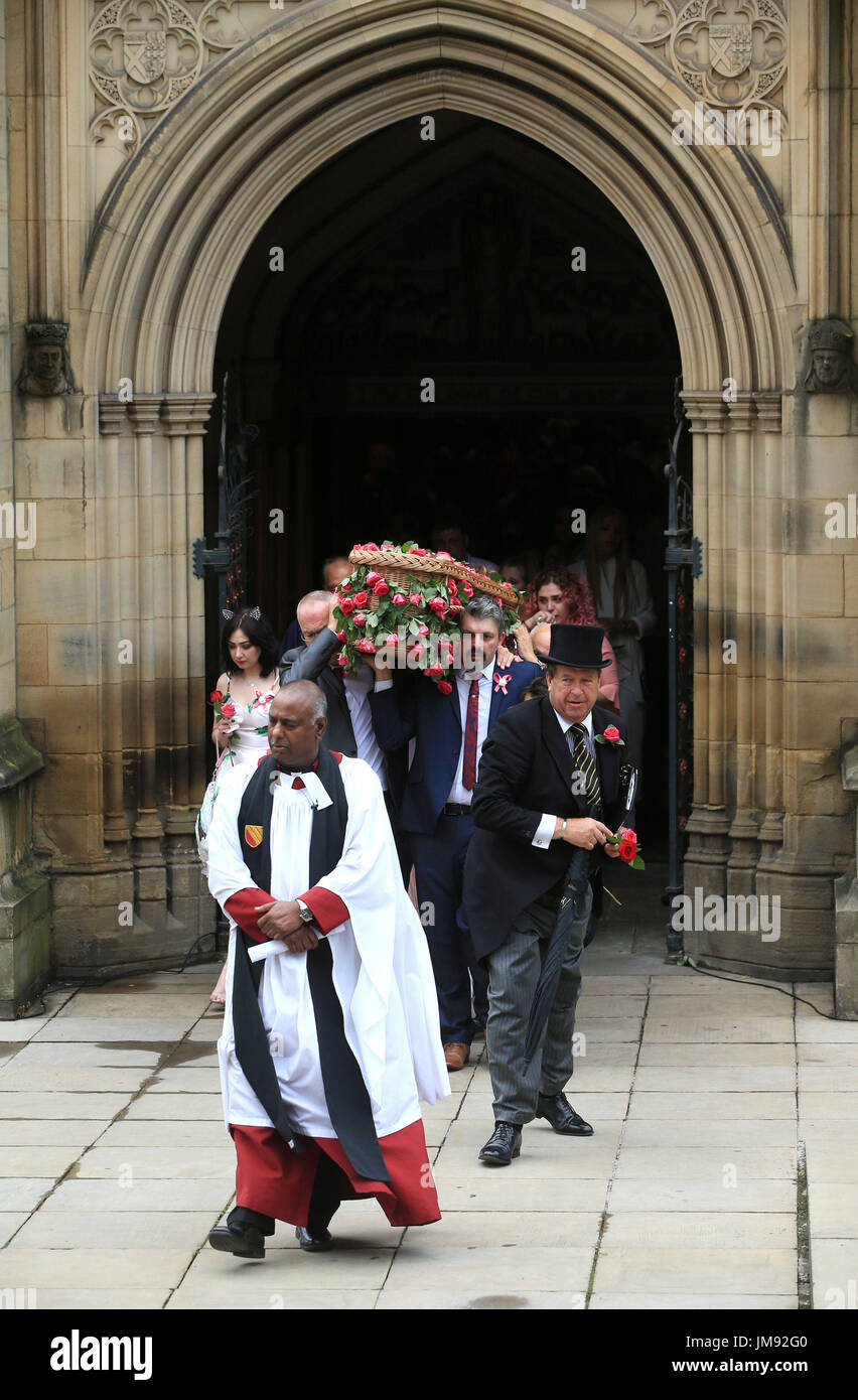 Brother xander hold the coffin of saffie roussos hi-res stock ...
