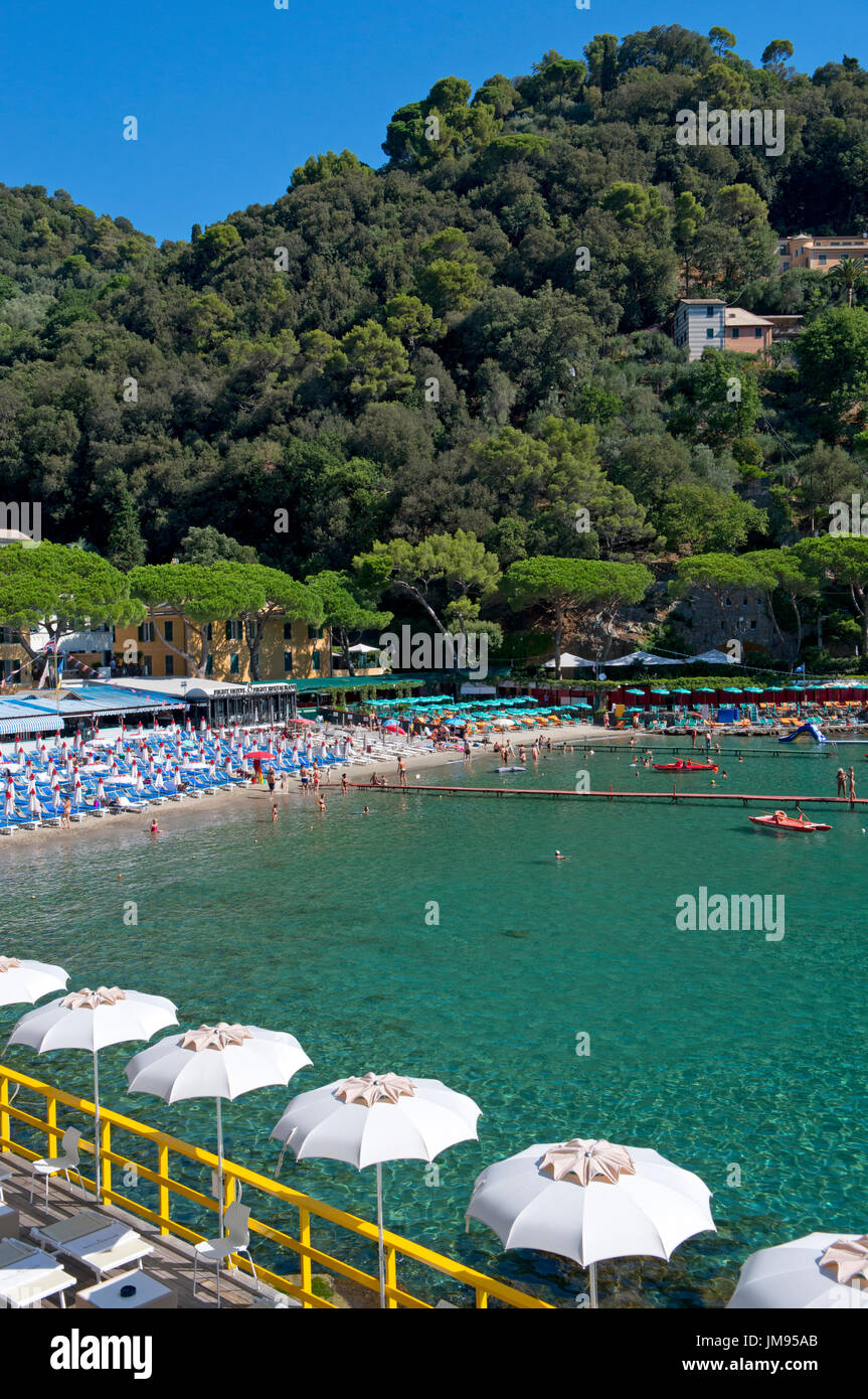 The beach of Paraggi near Portofino, Ligury Stock Photo - Alamy