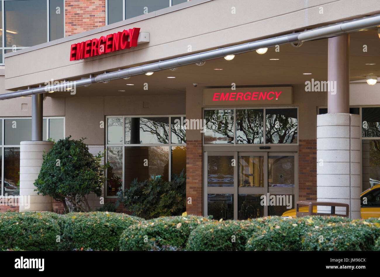 Entrance at emergency room hi-res stock photography and images - Alamy