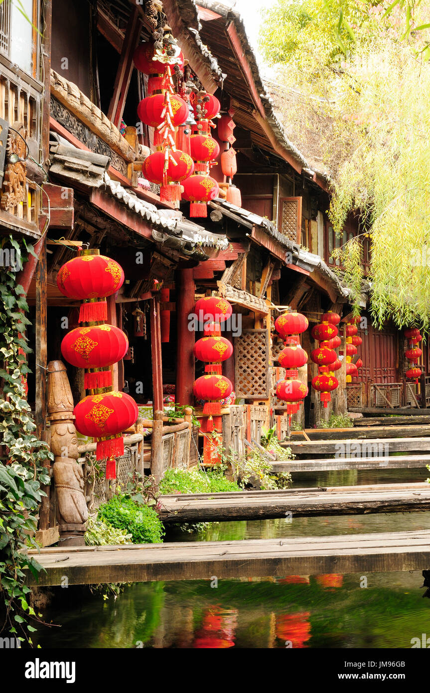 Lijiang old city, Wooden architecture detail, China. Yunnan province ...